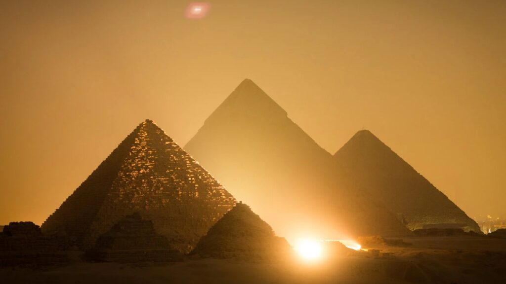 What did the Pyramids of Giza look like in the beginning? - Daily ...